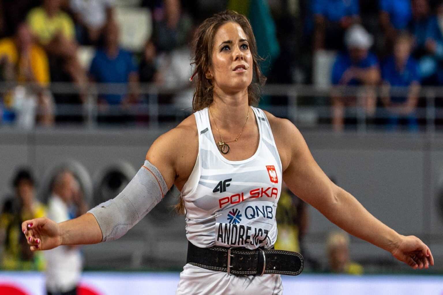 Maria Andrejczyk: Η Oλυμπιονίκης που δημοπράτησε το μετάλλιό της για τη ...