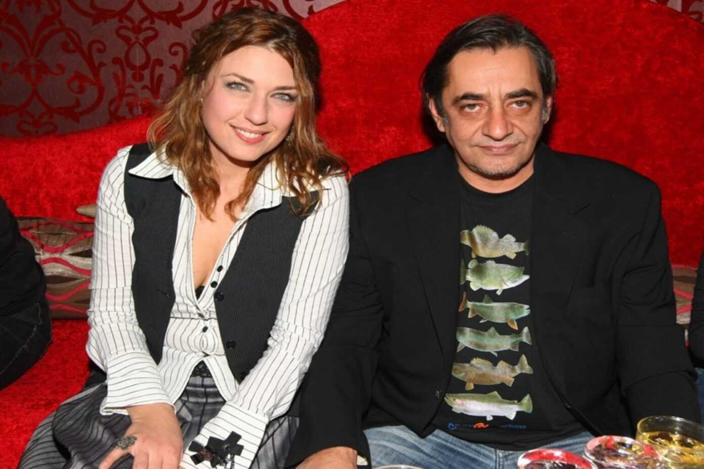 Αντώνης Καφετζόπουλος: Η Φαίη Κοκκινοπούλου και ο Αντώνης Καφετζόπουλος στην ορκωμοσία του γιου ...