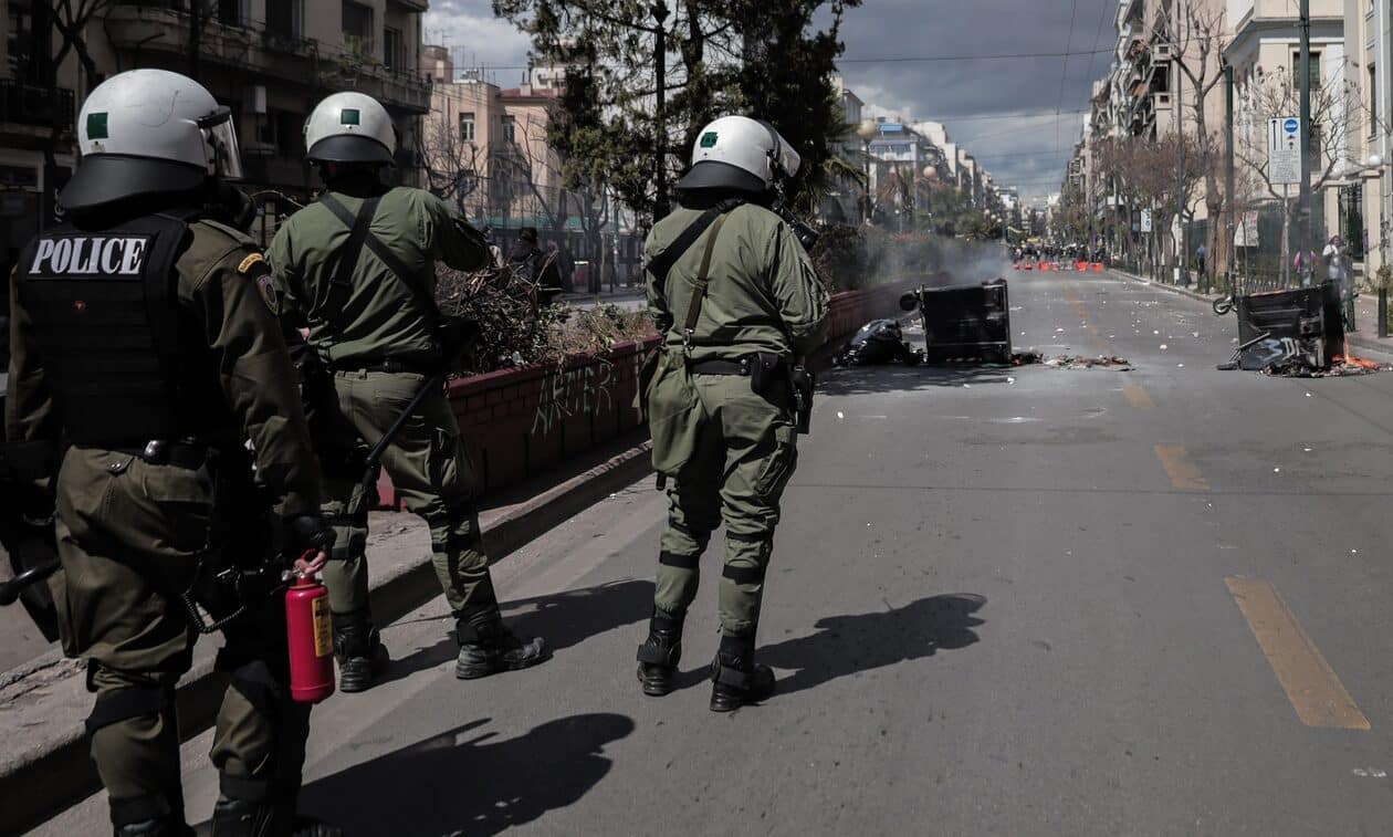 ΑΣΟΕΕ: «Είδα μολότοφ και πυροβόλησα», λέει ο αστυνομικός - Tromaktiko.gr